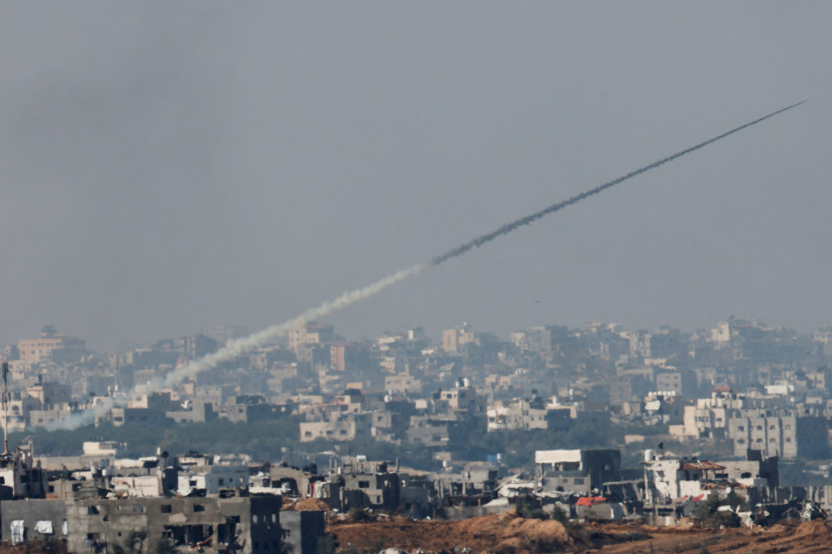 Israeli airstrikes hit Gaza after truce ends, sirens warning of Hamas ...