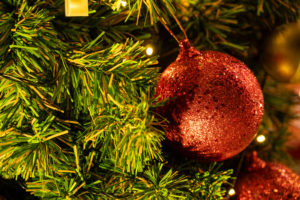 Analysis: How decorative glitter contributes to microplastic pollution ...