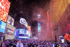 New York rings in 2024 with a pay bump for minimum-wage workers | PBS News