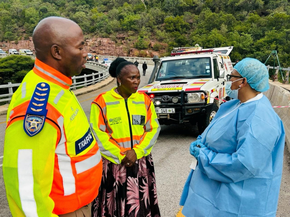 Bus plunges off a bridge in South Africa, killing 45 people. 8-year-old ...