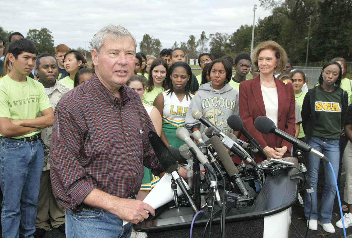 Bob Graham, former senator and Florida governor, dies at 87 | PBS News