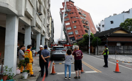 Rescuers in Taiwan search for missing people after massive earthquake ...