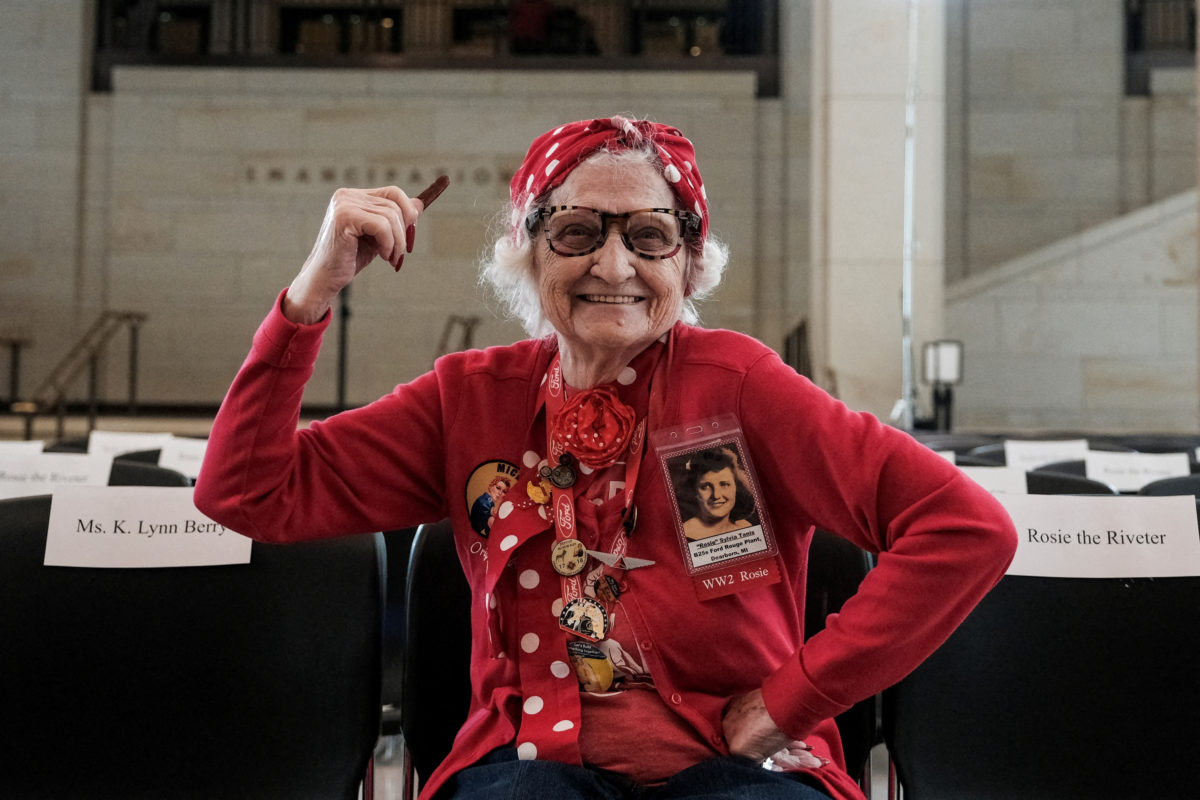 WATCH: ‘Rosie the Riveters’ honored with Congressional Gold Medal for ...