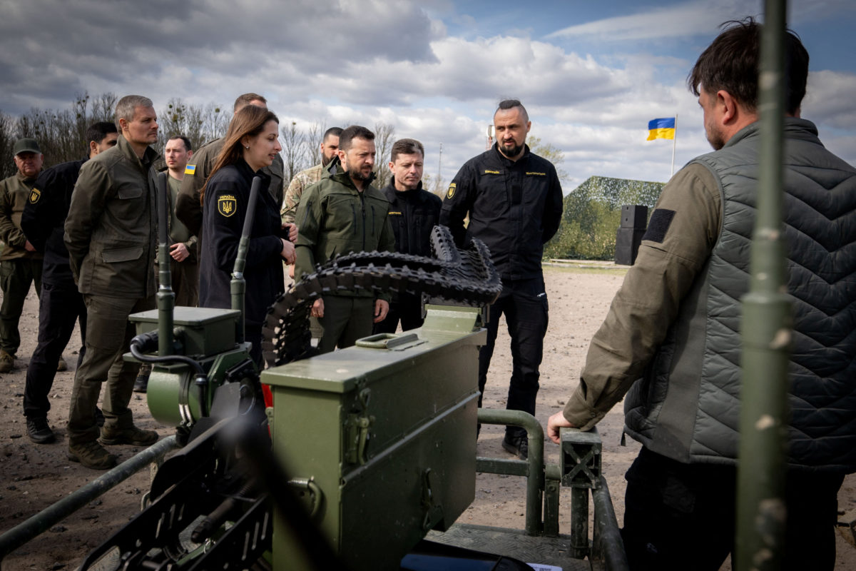 Ukraine will struggle to fight off Russian advances without U.S. aid ...