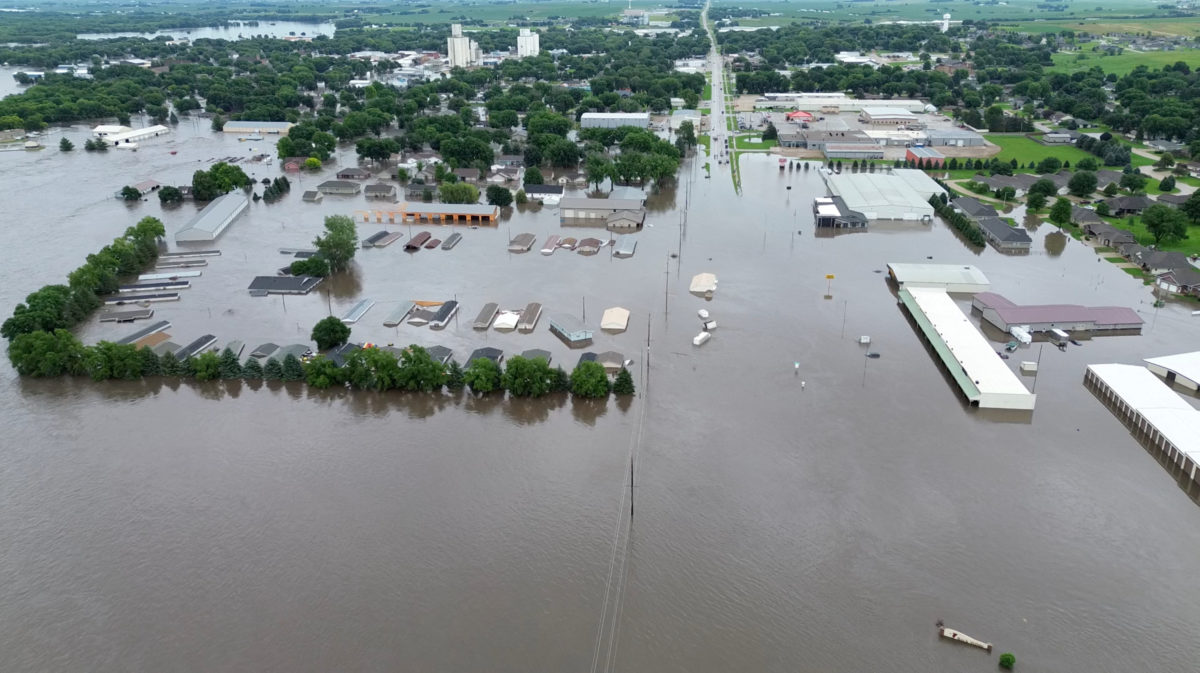 Floodwaters breach levees in Iowa as Midwest faces another round of ...