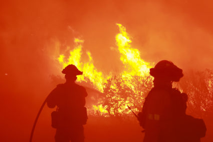 Crews fight wildfire north of Los Angeles as 1,200 people are evacuated ...