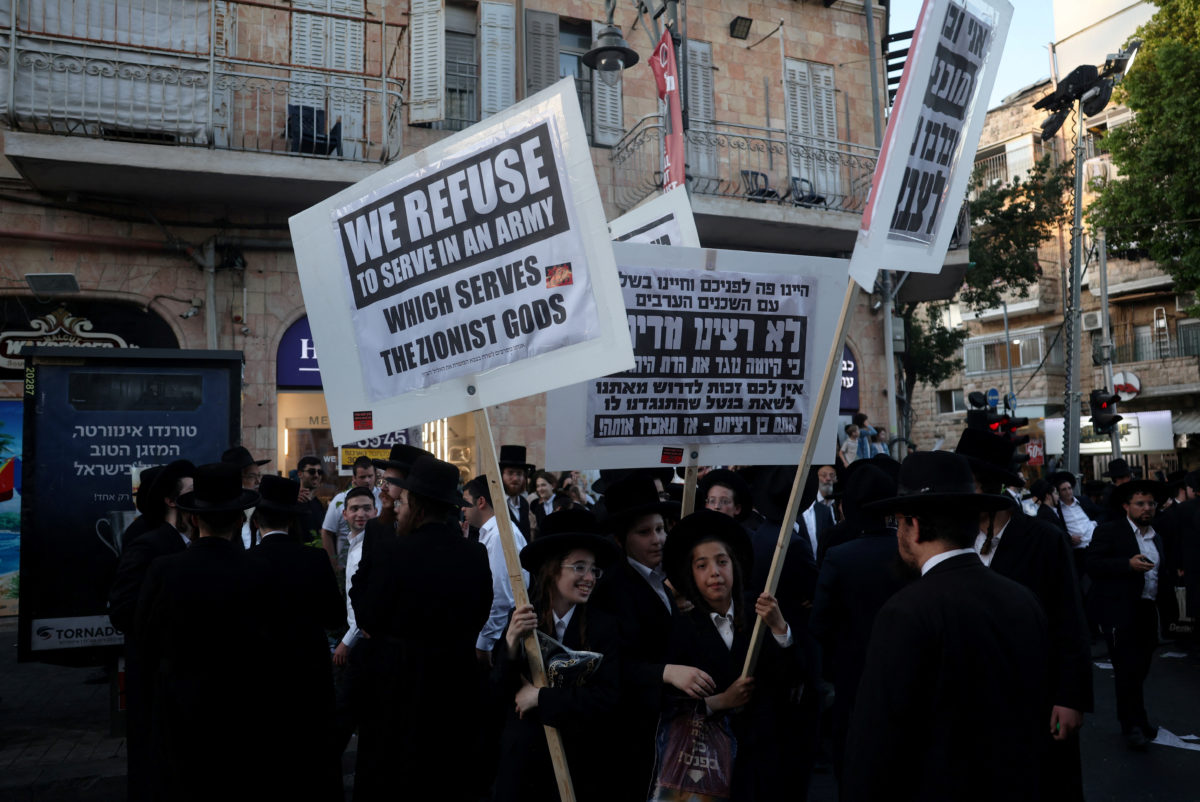Ultra-Orthodox men clash with Israeli police in protest against court ...