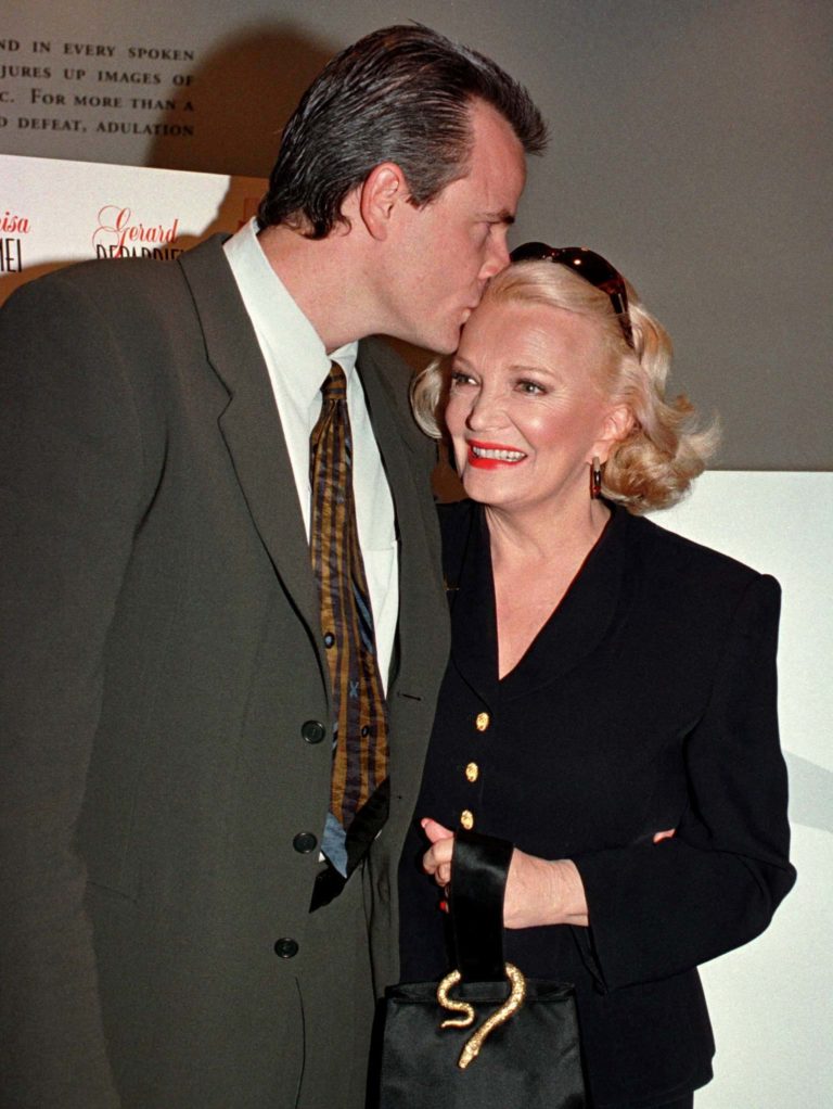 Acting legend Gena Rowlands dies at 94 | PBS News