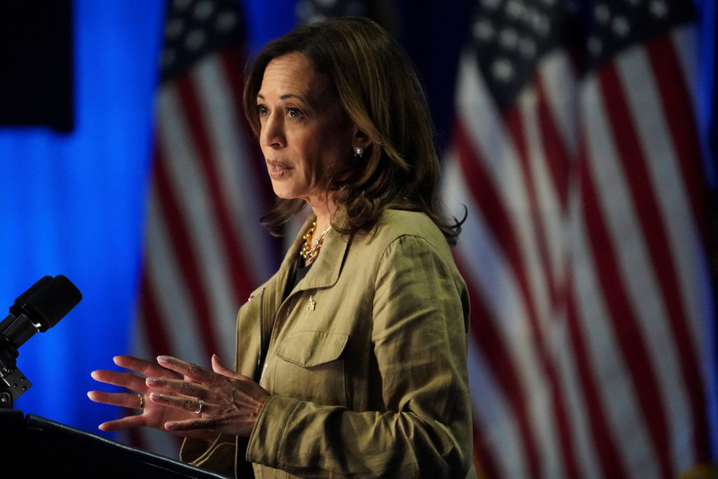 WATCH: Harris delivers campaign remarks in Arizona after visit to ...