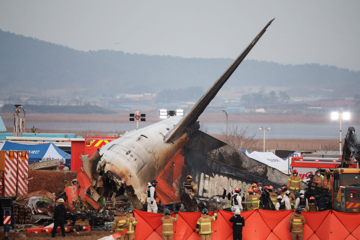 Plane in South Korea crashes and bursts into flames while landing, killing 179 out of 181 aboard ...