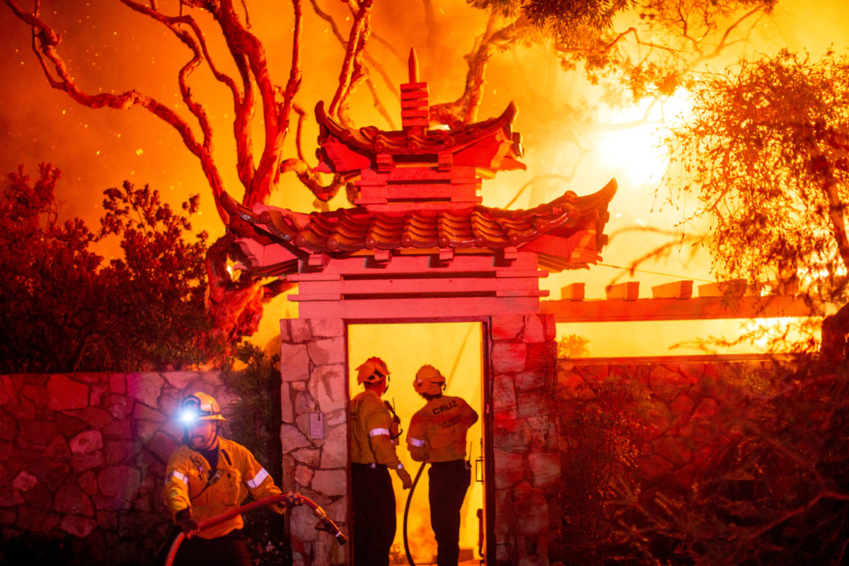 WATCH: Firefighters begin to slow wildfires while Los Angeles faces ...