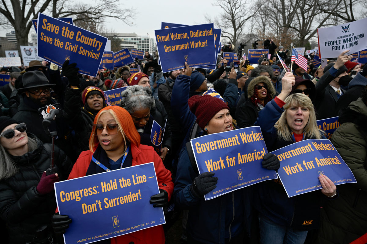 5 facts about the federal workforce that may surprise you | PBS News