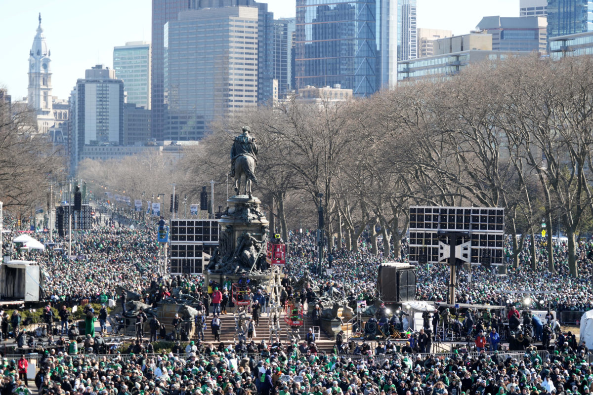 Philadelphia shows LOVE for Super Bowl champion Eagles at victory ...