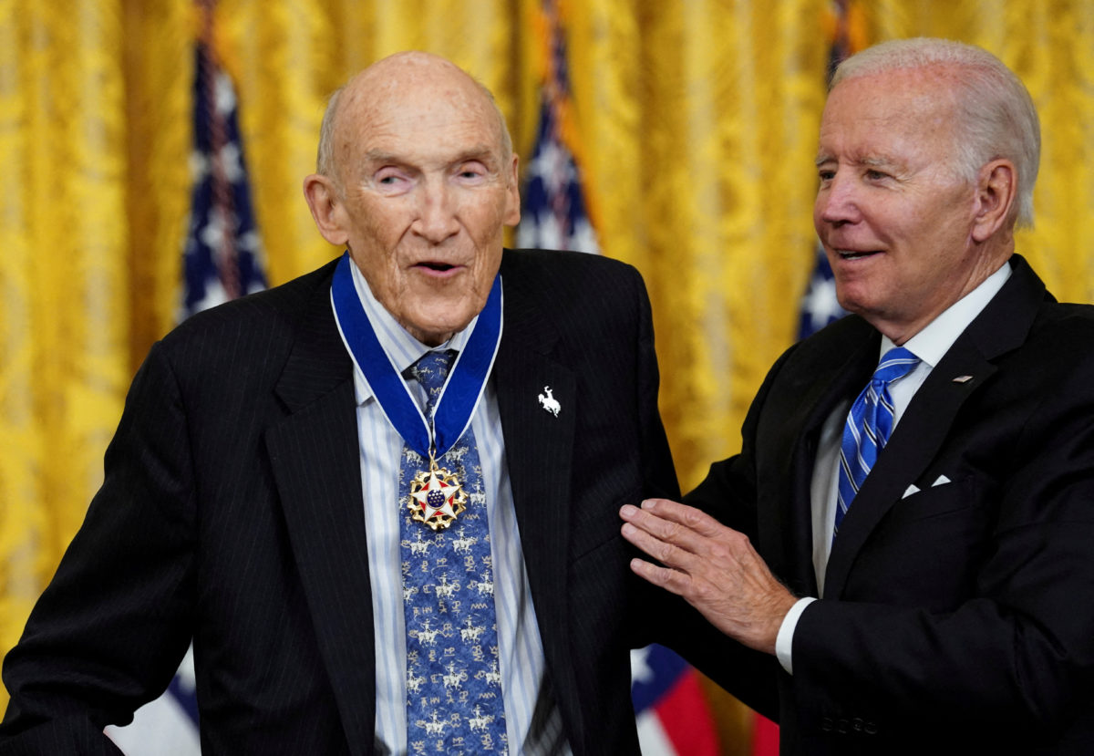 Former U.S. Sen. Alan Simpson of Wyoming, who bridged partisan gaps ...