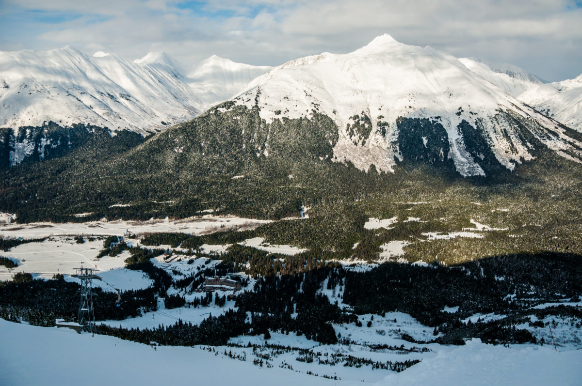 Avalanche south of Anchorage buries at least 3 skiers, Alaska officials ...