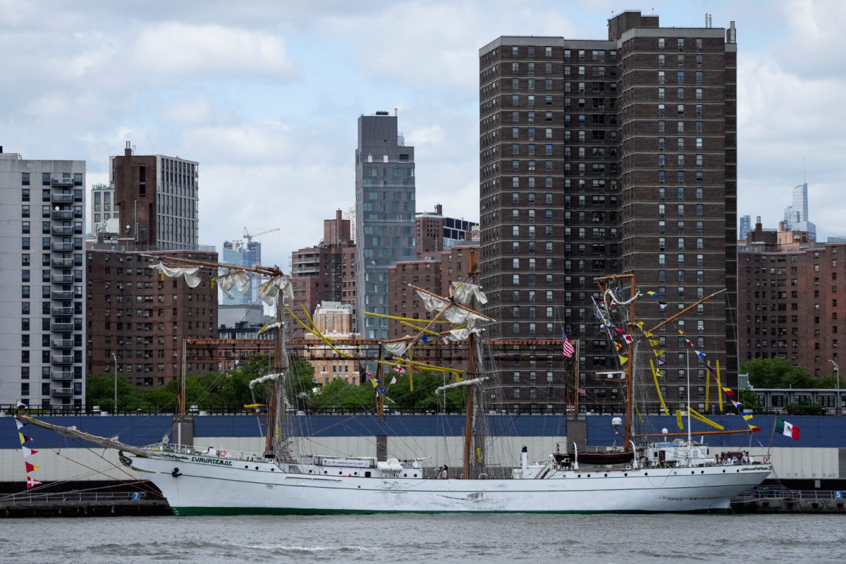 Turbulent waters may have contributed to Mexican navy tall ship crash into Brooklyn Bridge | PBS ...