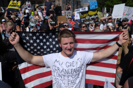 Protesters gather across the U.S. at nationwide anti-Trump 'No Kings ...