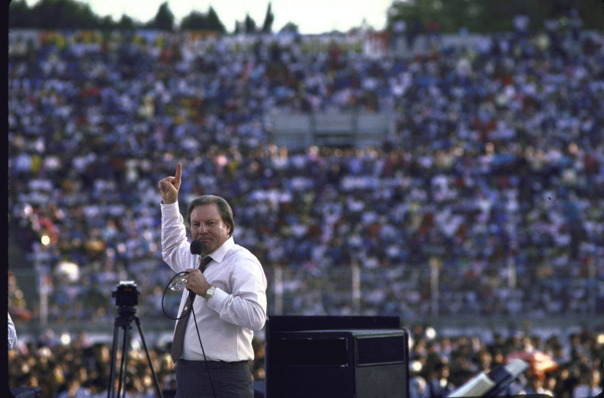 Televangelist Jimmy Swaggart, whose massive ministry was toppled by ...