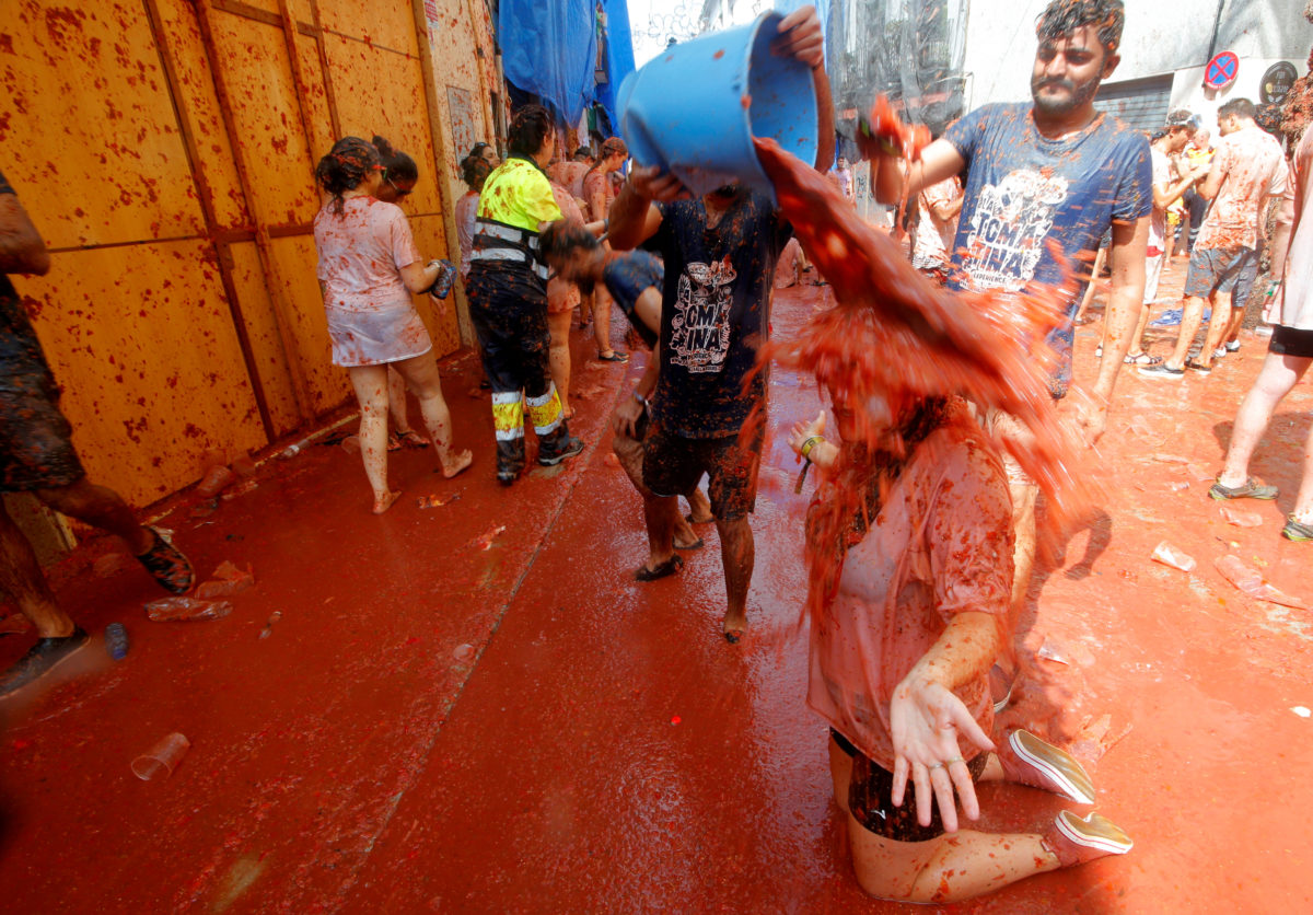 What to know about Tomatina, Spain's tomato food fight festival | PBS News