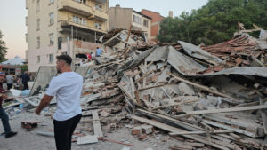 Magnitude 6.1 earthquake in Turkey causes buildings to collapse ...