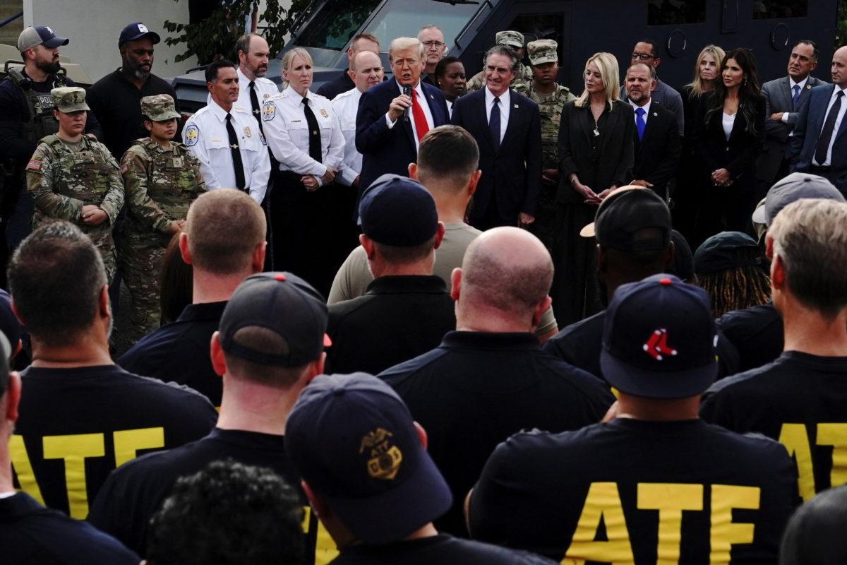 WATCH: Trump speaks with police and troops patrolling Washington, DC ...