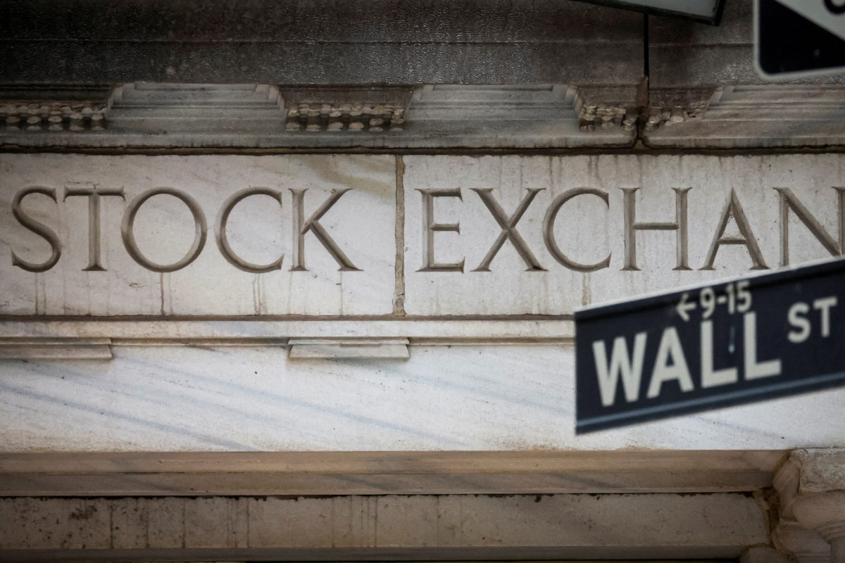 Wall Street finishes its best week in over a month | PBS News