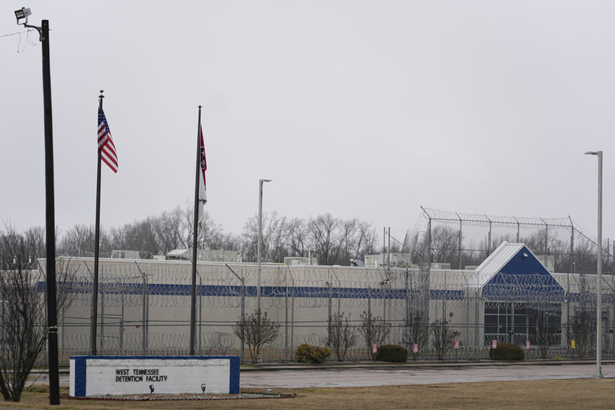Immigrant detainees begin arriving at former prison in rural Tennessee ...