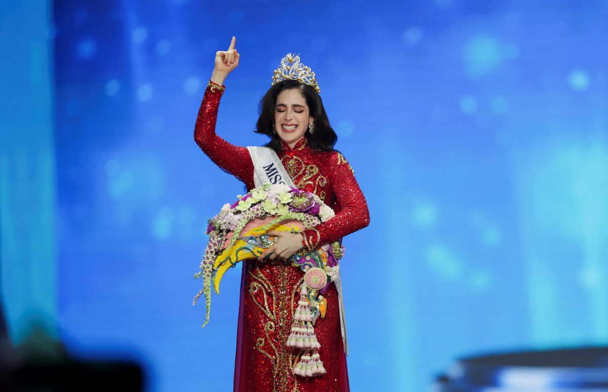 Mexico contestant claims Miss Universe crown after standing up to ...