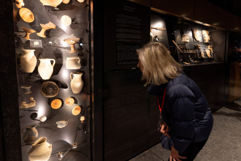 Colosseum subway station, with displays of unearthed artifacts, opens ...