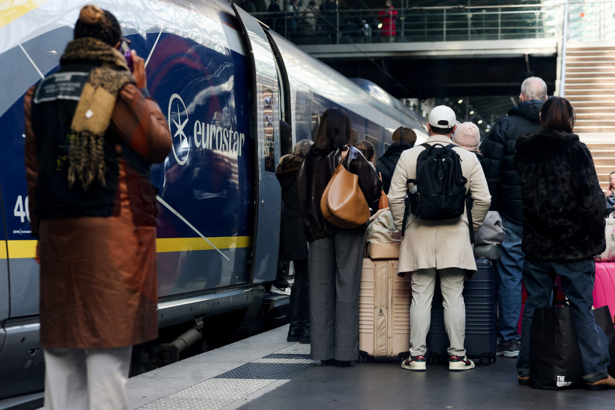 Eurostar shuts down Channel Tunnel travel thanks to power supply ...