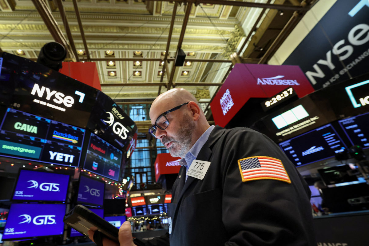 Early gains fade as Wall Street wobbles into 2026 | PBS News