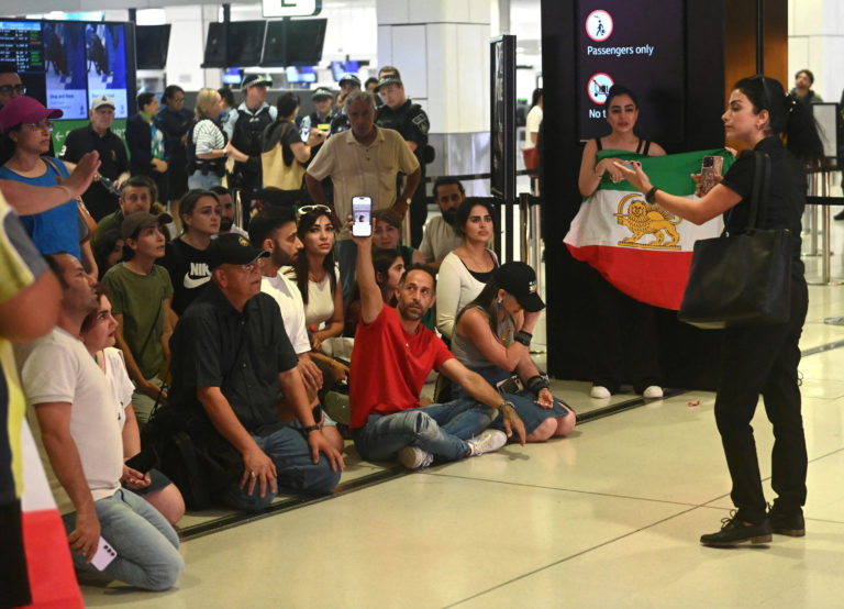5 members of Iranian women's soccer team granted asylum in Australia ...