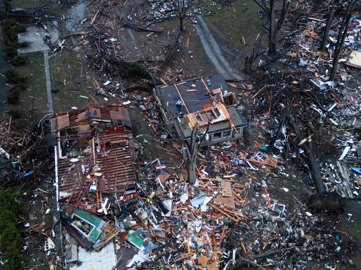 2 killed and homes damaged after tornadoes tear through Illinois and ...