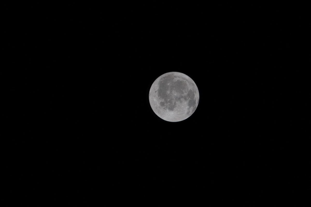 WATCH: Artemis II astronauts make historic moon flyby, setting space ...